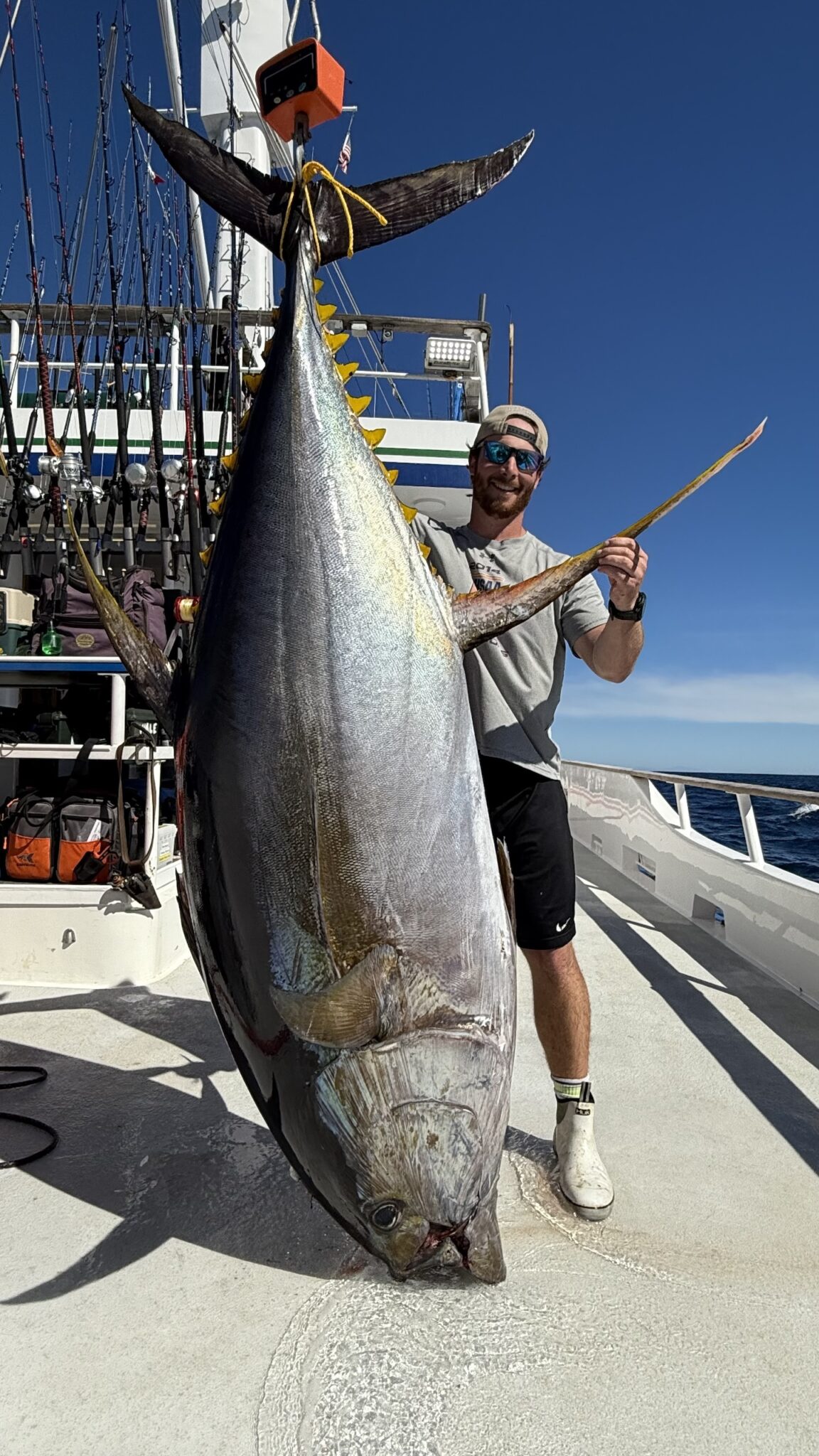 ALL TACKLED! Long-ranger sacks possible world-record tuna on Excel 10 ...