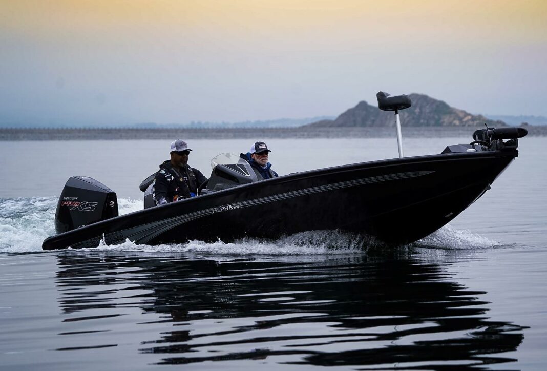 Boat Walkthrough: Ranger Alpha 208 – Fiberglass-like Aluminum Bass Boat ...